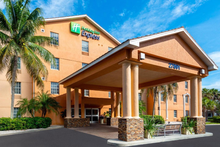 Holiday Inn Express Hotel & Suites Bonita Springs By Ihg - Bonita Springs, FL