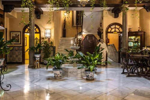 Reina Cristina Hotel - Granada