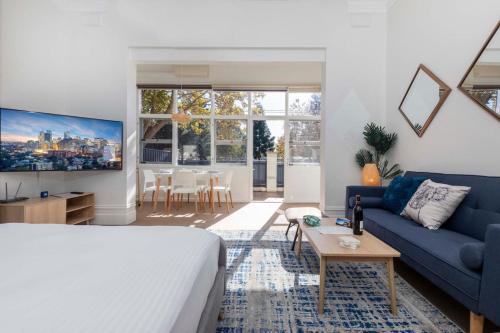 Stunning Huge Studio, Sunny Terrace With Parking - North Sydney