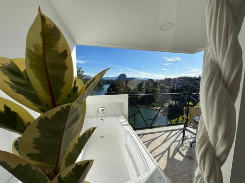 La Madriguera Hotel Guatape Con Embalse - Guatape