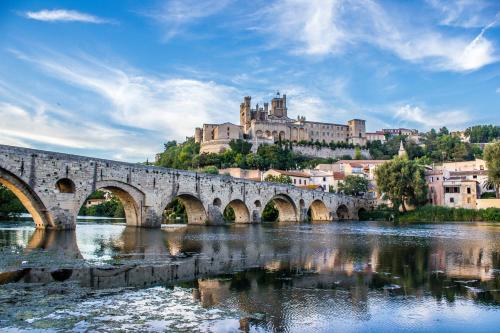 Chambre Dans Une Grande Maison Entre Canal Du Midi Et Centre Ville - Béziers