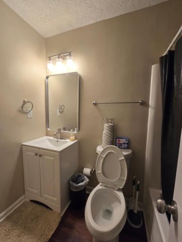 Private Queen Room Guesthouse Near Stone Mountain - Stone Mountain, GA