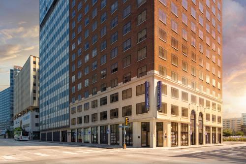Hampton Inn & Suites Dallas / Downtown - Dallas, TX