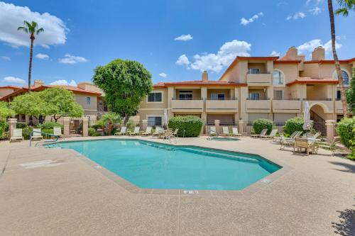 Deck & Resort Amenities: Phoenix Escape By Hiking - Arizona