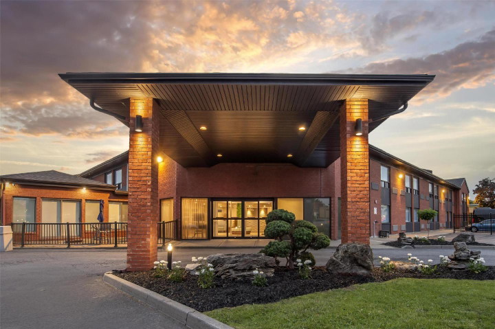 Best Western Hotel Brossard - Longueuil