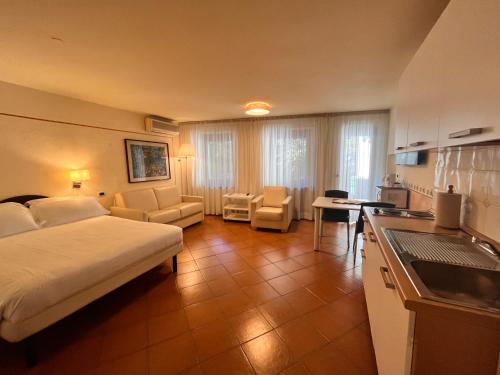 Pellico Apartments By Hotel America - Trento