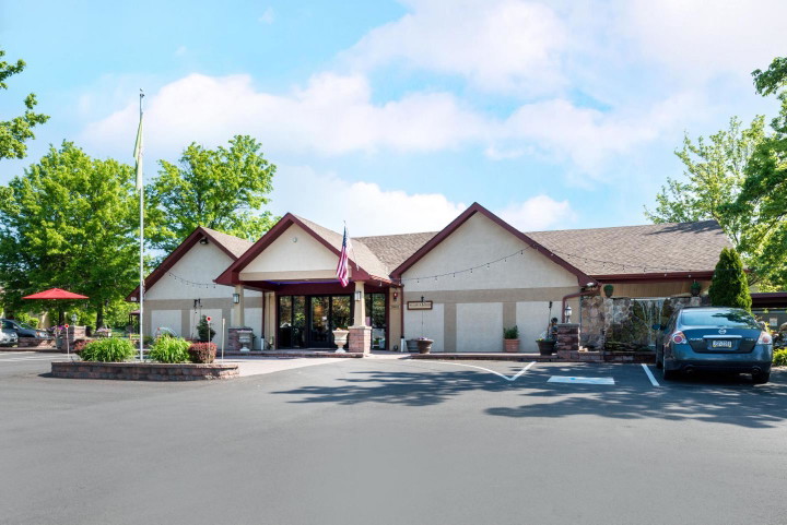 Inn Of The Dove At Bensalem - Philadelphia, PA