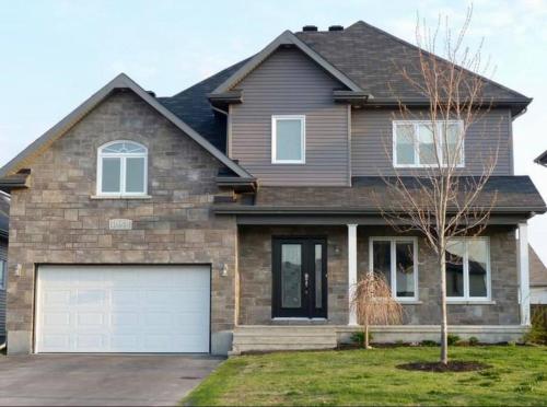 Beautiful Single House In Rockland,on - Ottawa