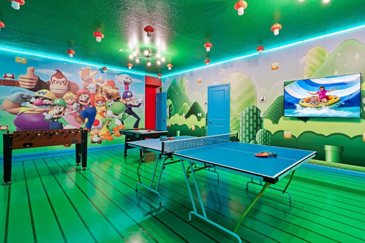 Upstay: 15br Villa W Games Room, Pool & Cinema - Kissimmee, FL