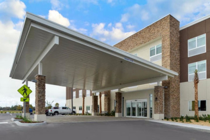 Holiday Inn Express & Suites St. Petersburg - Seminole Area By Ihg - Treasure Island, FL