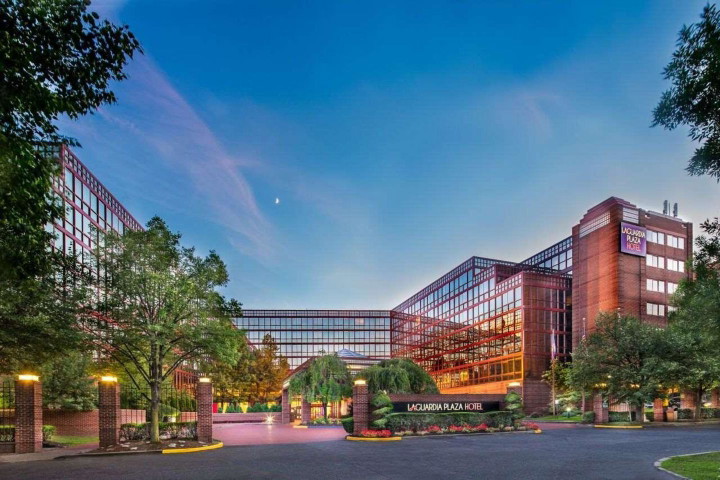 Doubletree By Hilton New York Laguardia Airport - Great Neck, NY