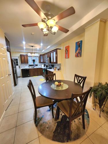 Live Like A Local In This Chic Maraval Townhouse - Puerto España