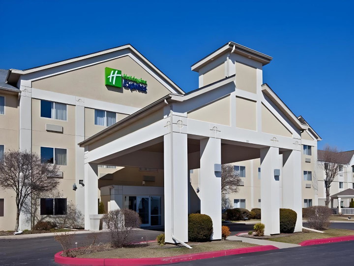 La Quinta Inn & Suites By Wyndham Elkhart - Elkhart, IN