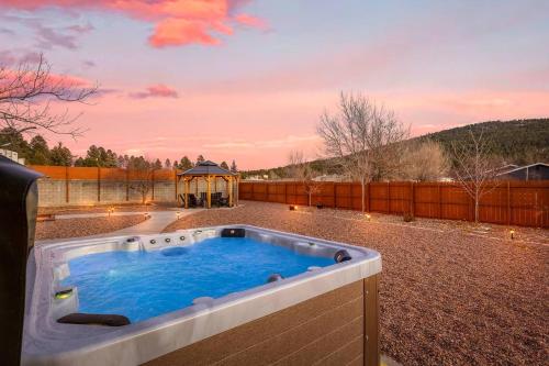 Grand Canyon Basecamp Hot Tub 4 King Beds - Williams, AZ