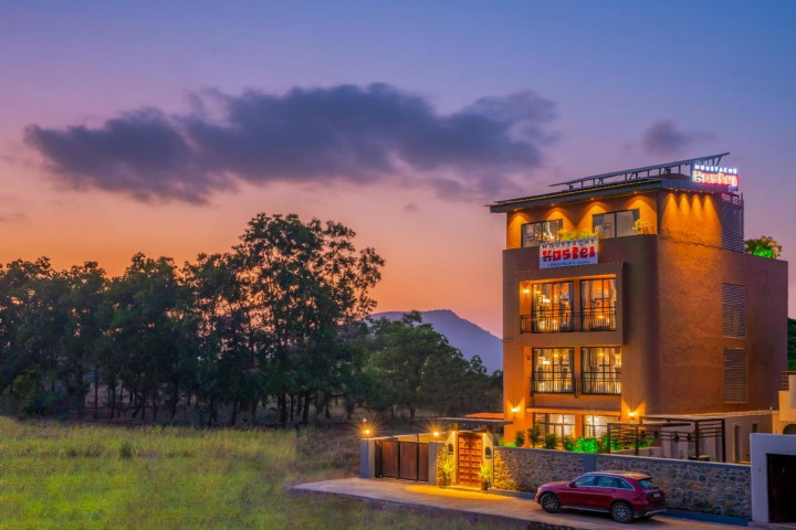 Moustache Hostel Lonavala - Lonavla