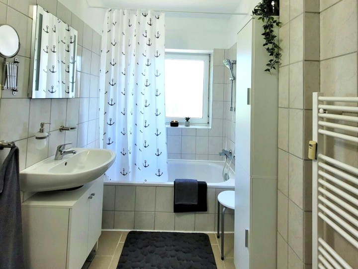 Stilvolles Apartment Mit Balkon - Wilhelmshaven