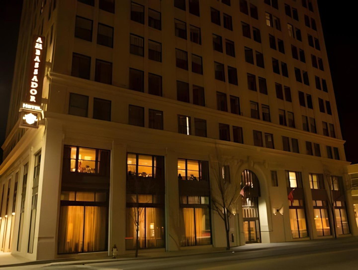 Ambassador Hotel Wichita, Autograph Collection - Wichita, KS