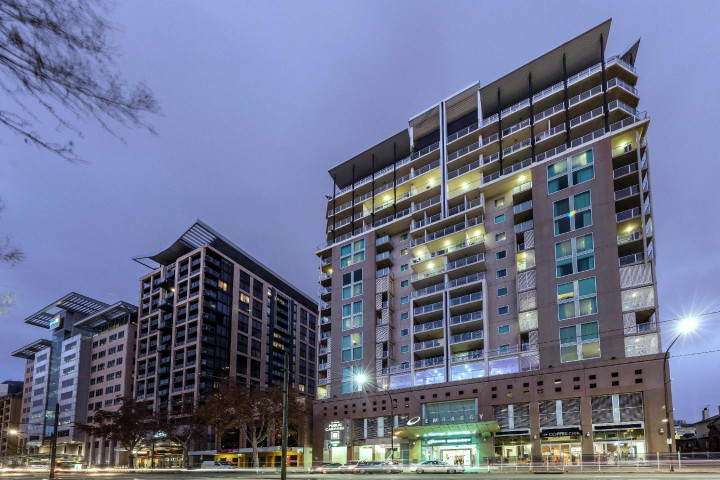 Oaks Adelaide Embassy Suites - Adelaide