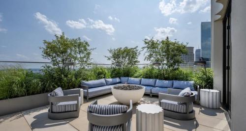 Back-bay 2br Condo W Roof Top Gym Parking - Boston, MA