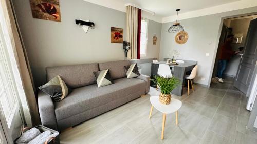 Appartement En Residence Pierre Et Vacance Au Golf - Sanguinet