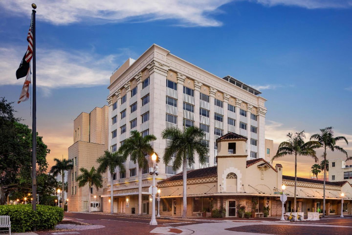 The Banyan Hotel Fort Myers, Tapestry Collection By Hilton - Fort Myers, FL