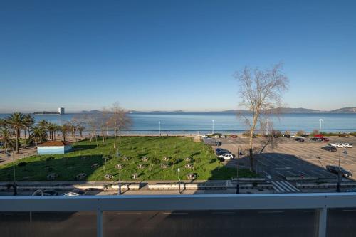 Primera Linea De Playa Samil Costa Con Garaje Incluido - Vigo