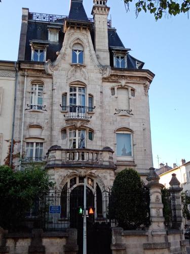 Le 41, B&b Chambre Et Salle De Bains Privatives Dans Un Hotel Particulier Art Nouveau - Nancy Gare - Nancy