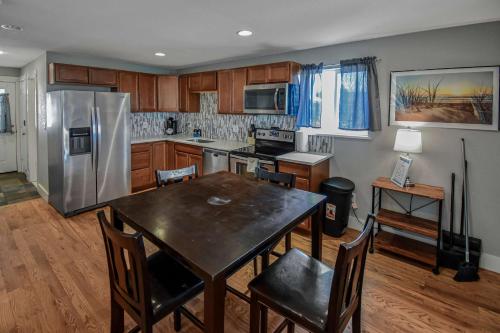 Cozy And Budget Friendly Single Bedroom In The Heart Of Denver - Denver, CO