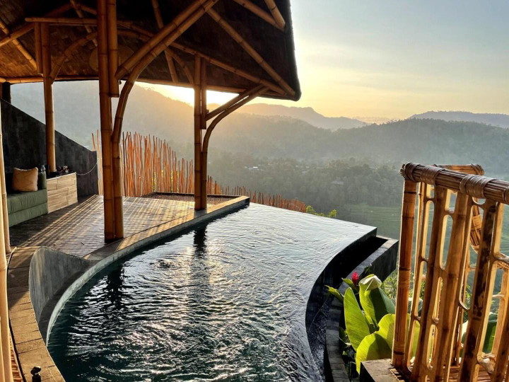 Avana Curve Cliffside Bamboo Villa With Pool - Sidemen