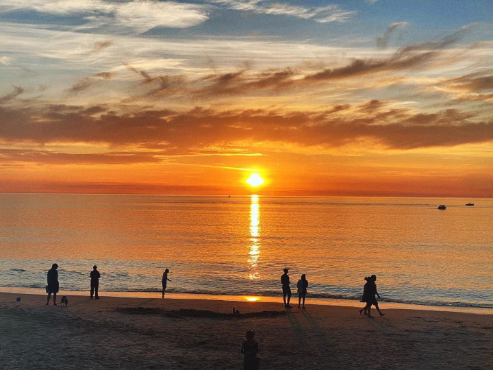 Two Br Entire Beach Apartment 10/22 - Glenelg