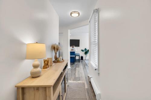 5 Min Walk To Asbury Park, 4 Beach Badges, Firepit, Grill, Porch, Cool Ac - Belmar, NJ