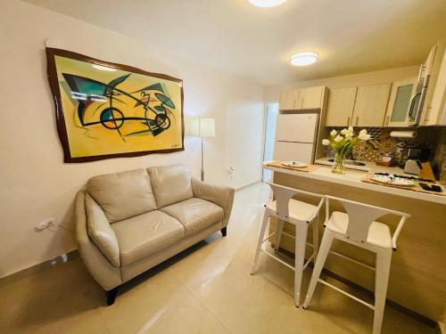 Compact Haven With Private Entrance And Free Parking And Laundry - Ponce