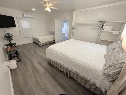 Vegas Apt 8 Mins To The Strip - Free Parking - Las Vegas, NV