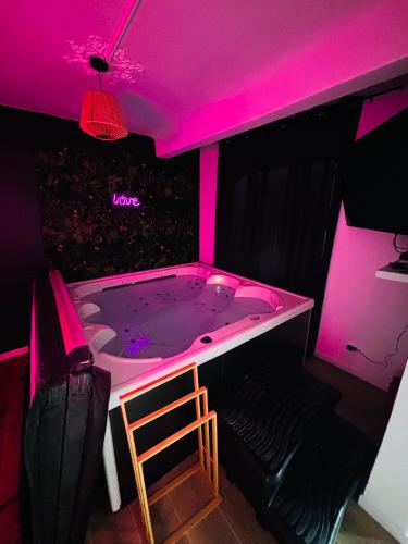 Nid Ange Love Room Vaucluse - Orange
