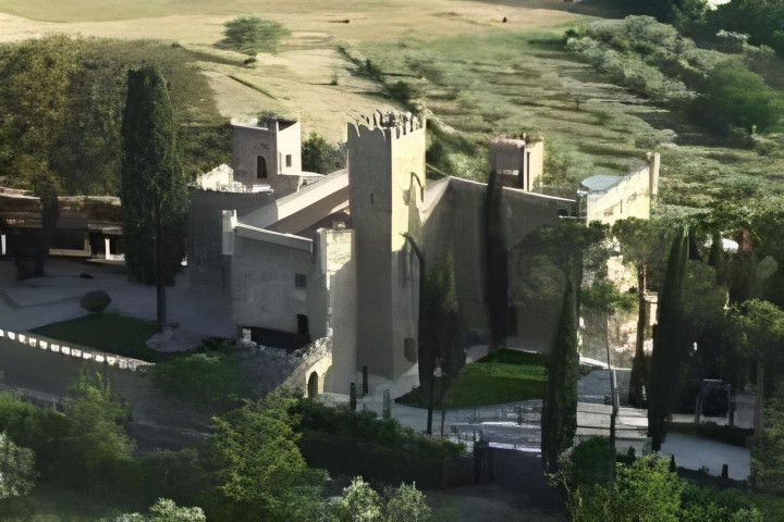 Th Perugia - Castello Di Monterone - Перуджа
