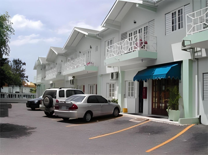 Christar Villas Hotel - Kingston