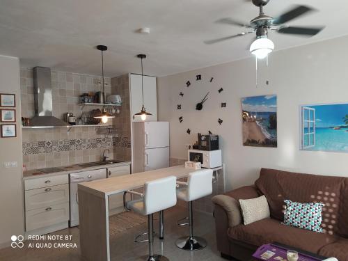 4 Min A La Playa Parking Sub Ascensor Directo Parking Rellano Ideal Vacaciones Y Trabajo - Miami Playa