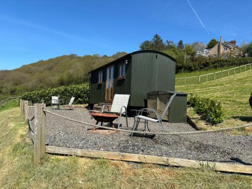 Fullabrook Farm Retreat, The Shepherdess Hut - Devon
