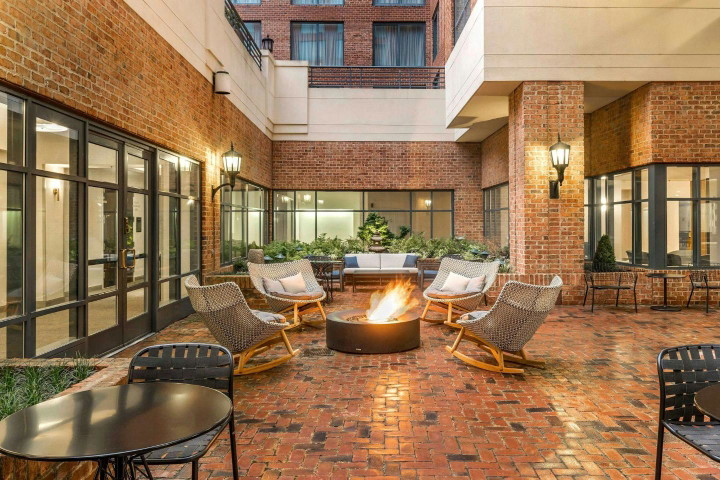 Sheraton Suites Old Town Alexandria - Alexandria, VA