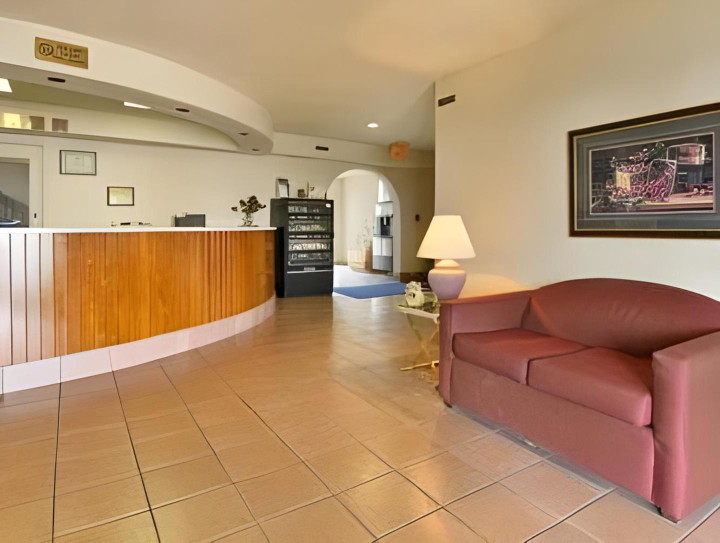 Super 8 By Wyndham Indianapolis/emerson Ave - Indianapolis, IN