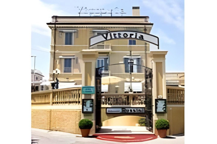 Hotel Vittoria - ペーザロ