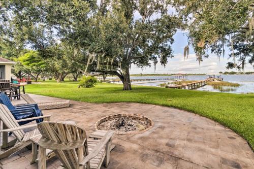 Waterfront Lake Placid Home W/ Dock & Fire Pit - Lake Placid, FL
