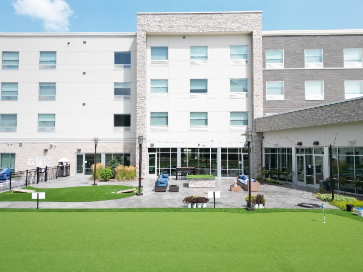 Holiday Inn Express & Suites Chicago Schaumburg By Ihg - Schaumburg, IL