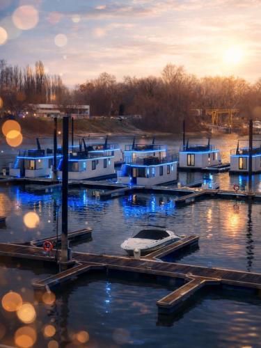 Prestige Yacht Resort Budapest - Budapest