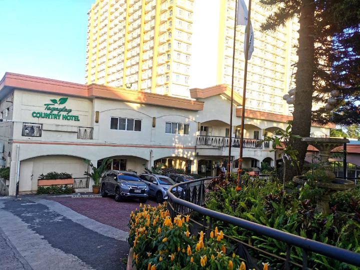 Tagaytay Country Hotel - Amadeo