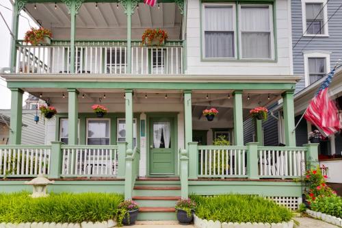 Walk To Ocean Grove Beach: Seaside Haven! - Belmar, NJ