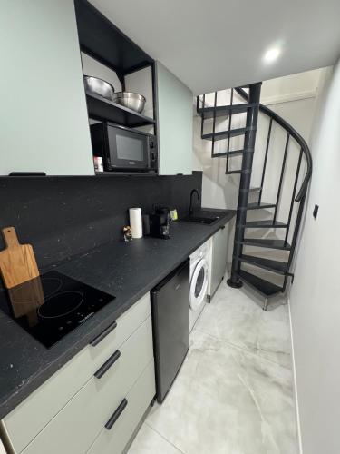 Petit Boudoir Lyonnais Neuf Terrasse Climatise - Lyon