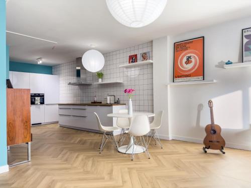 Rotterdam's Coolest Apartment - Rotterdam