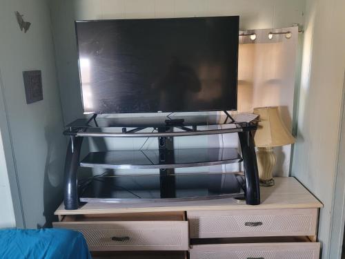 Armani Manor Upstairs Unit 3 Quaint Rustic 1br - Cape May, NJ