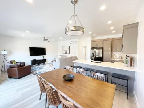 New Family-friendly Townhome W/ Pool & Hot Tub - St. George, UT